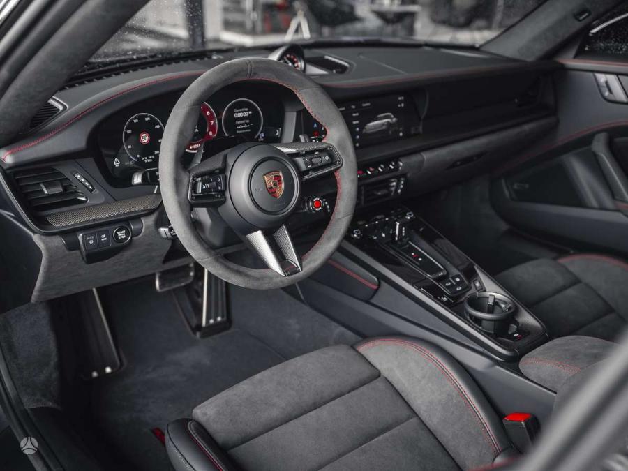 Pelēks Porsche 911 2026 Viļņa, ar dzinēja tilpumu 2.98 L un nobraukumu 3 tūkst. km par 205459 €, foto 28 vietnē AUTOMOTO.COM.LV