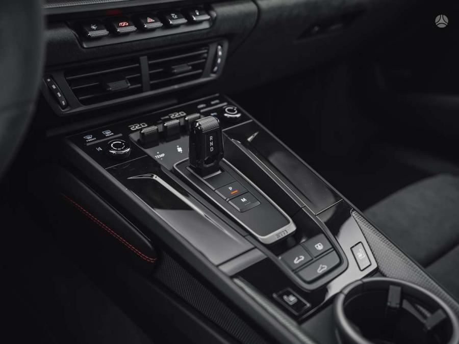 Pelēks Porsche 911 2026 Viļņa, ar dzinēja tilpumu 2.98 L un nobraukumu 3 tūkst. km par 205459 €, foto 38 vietnē AUTOMOTO.COM.LV