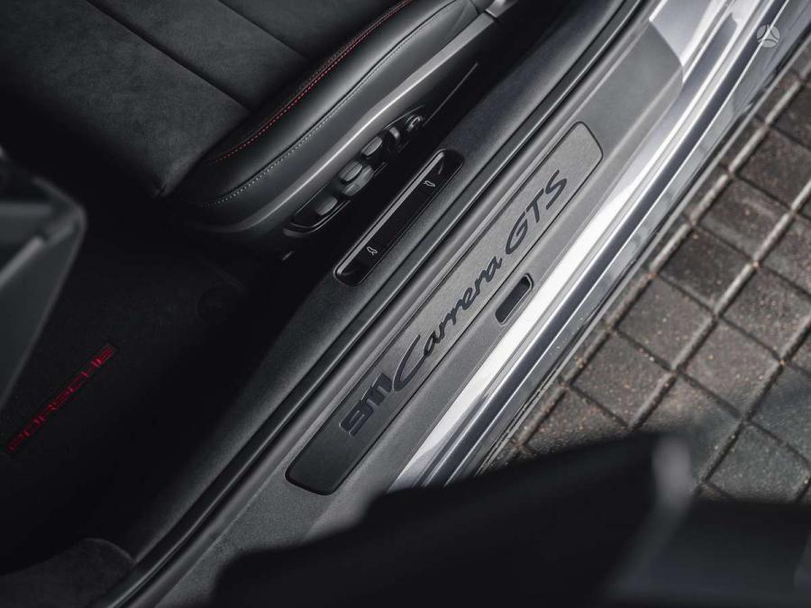 Pelēks Porsche 911 2026 Viļņa, ar dzinēja tilpumu 2.98 L un nobraukumu 3 tūkst. km par 205459 €, foto 43 vietnē AUTOMOTO.COM.LV
