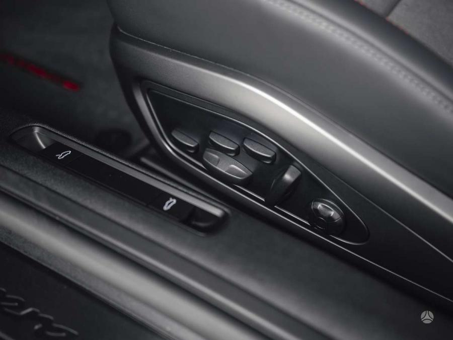 Pelēks Porsche 911 2026 Viļņa, ar dzinēja tilpumu 2.98 L un nobraukumu 3 tūkst. km par 205459 €, foto 44 vietnē AUTOMOTO.COM.LV