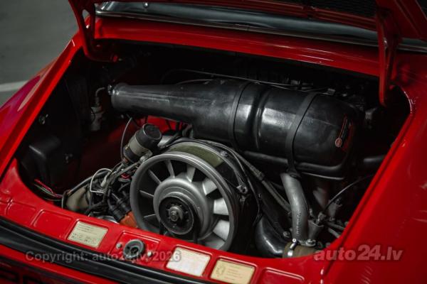 Sarkans Porsche 911 1974 Tallina, ar dzinēja tilpumu 2.70 L un nobraukumu 89 tūkst. km par 75000 €, foto 8 vietnē AUTOMOTO.COM.LV