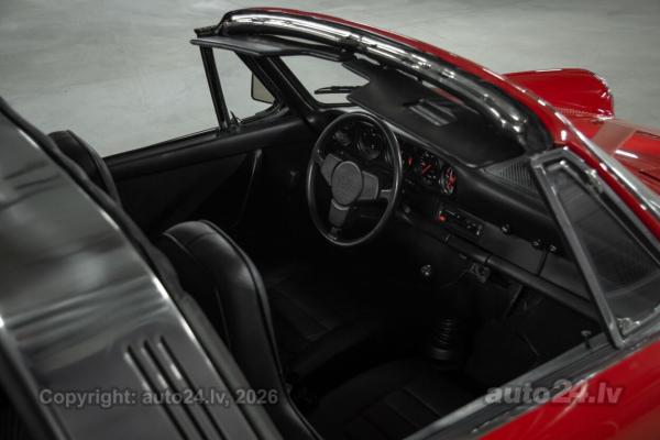 Sarkans Porsche 911 1974 Tallina, ar dzinēja tilpumu 2.70 L un nobraukumu 89 tūkst. km par 75000 €, foto 10 vietnē AUTOMOTO.COM.LV