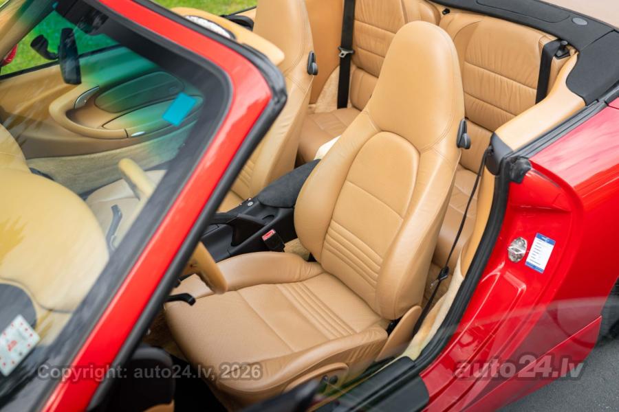Sarkans Porsche 911 2001 Tallina, ar dzinēja tilpumu 3.40 L un nobraukumu 135 tūkst. km par 30990 €, foto 16 vietnē AUTOMOTO.COM.LV