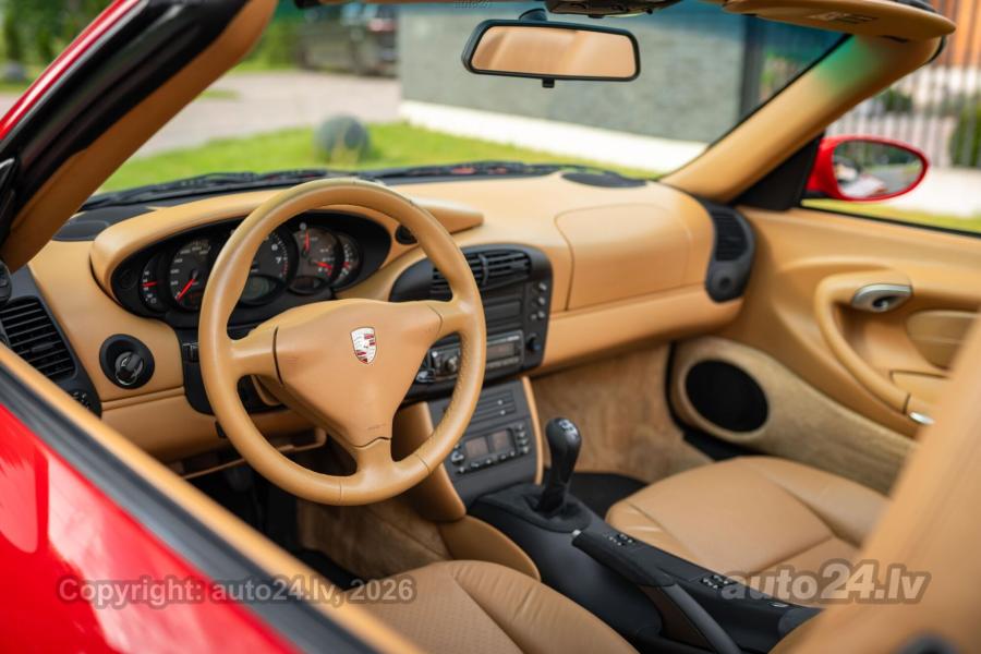 Sarkans Porsche 911 2001 Tallina, ar dzinēja tilpumu 3.40 L un nobraukumu 135 tūkst. km par 30990 €, foto 21 vietnē AUTOMOTO.COM.LV
