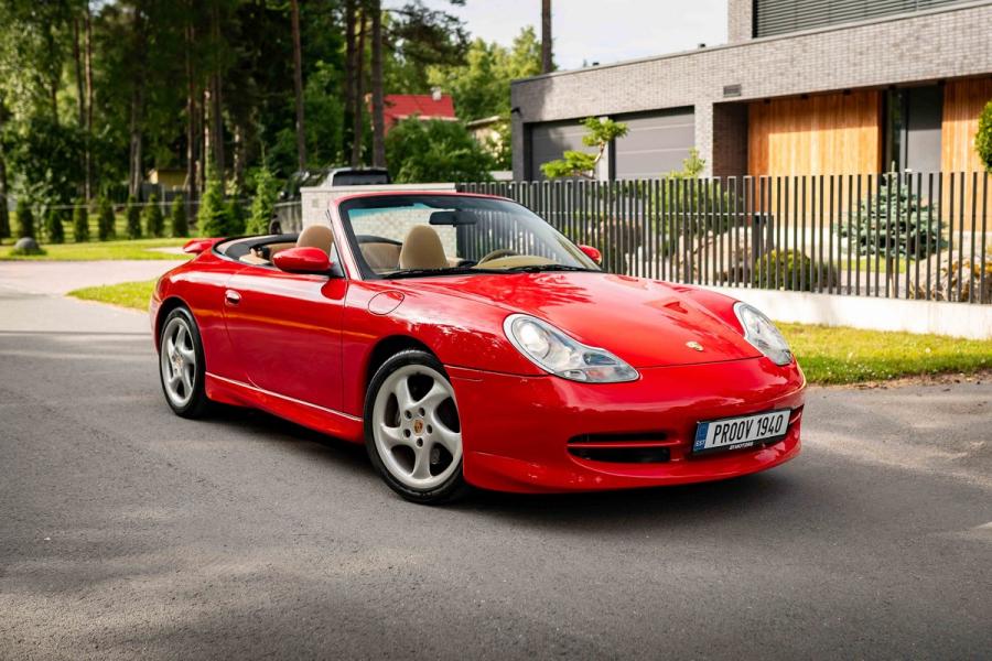 Красный Порше 911 2001 в Таллин, объемом двигателя 3.40 л и пробегом 135 тыс. км за 30990 €, фото 18 на AUTOMOTO.COM.LV