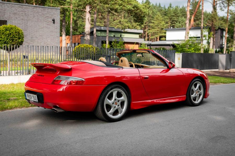 Красный Порше 911 2001 в Таллин, объемом двигателя 3.40 л и пробегом 135 тыс. км за 30990 €, фото 19 на AUTOMOTO.COM.LV