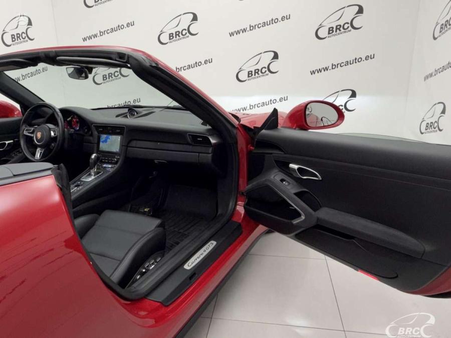 Red Porsche 911 2018 in Vilnius, with an engine capacity of 2.98 L and mileage of 53 thousand km for 83400 €, photo 11 on AUTOMOTO.COM.LV