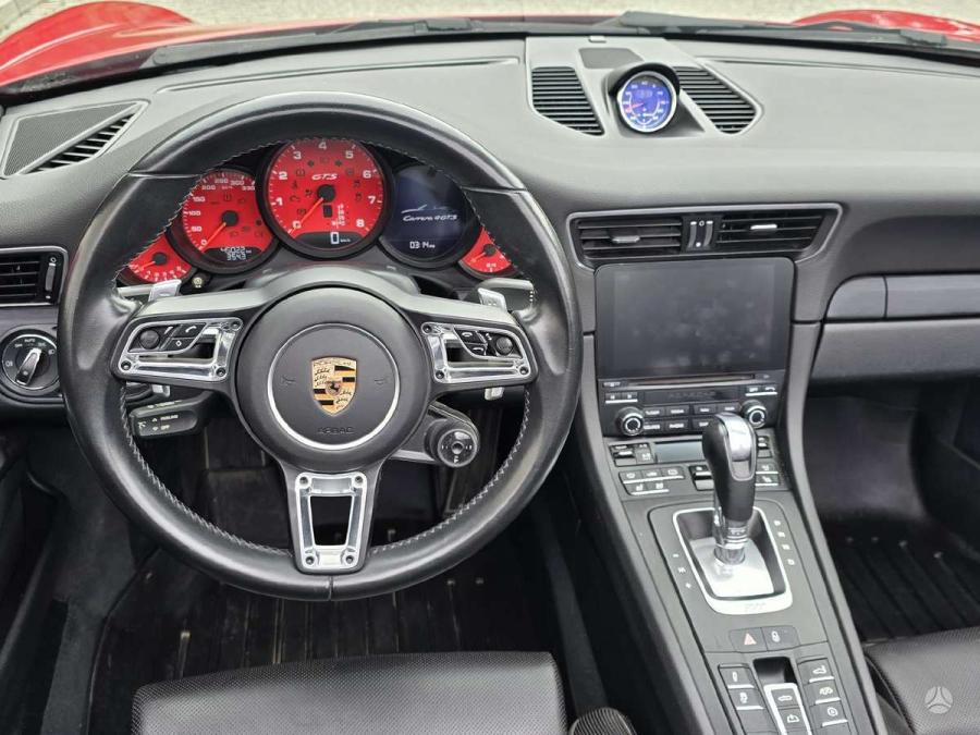 Sarkans Porsche 911 2018 Kauņa, ar dzinēja tilpumu 2.98 L un nobraukumu 53 tūkst. km par 76500 €, foto 6 vietnē AUTOMOTO.COM.LV