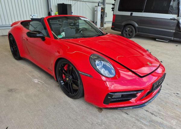 Sarkans Porsche 911 2024 Klaipėda, ar dzinēja tilpumu 2.98 L un nobraukumu 7 tūkst. km par 75000 €, foto 1 vietnē AUTOMOTO.COM.LV