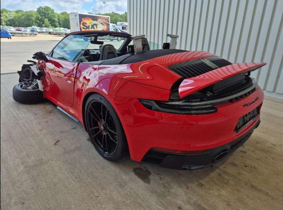 Sarkans Porsche 911 2024 Klaipėda, ar dzinēja tilpumu 2.98 L un nobraukumu 7 tūkst. km par 75000 €, foto 3 vietnē AUTOMOTO.COM.LV