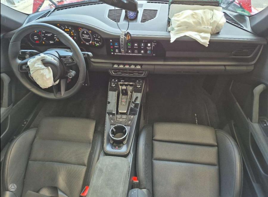 Sarkans Porsche 911 2024 Klaipėda, ar dzinēja tilpumu 2.98 L un nobraukumu 7 tūkst. km par 75000 €, foto 6 vietnē AUTOMOTO.COM.LV