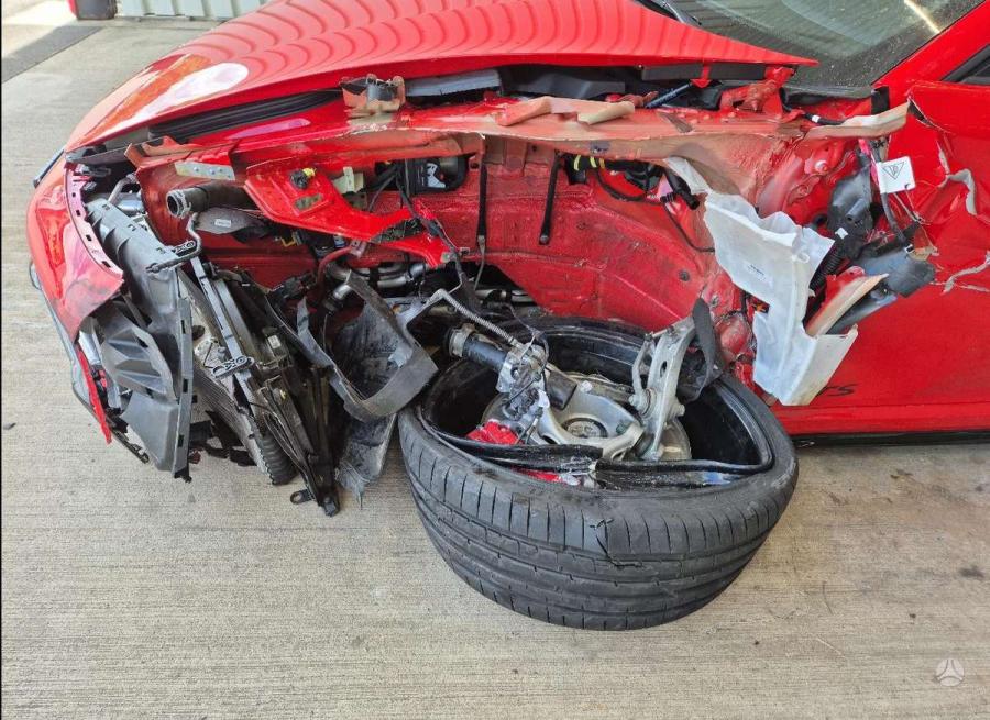 Sarkans Porsche 911 2024 Klaipėda, ar dzinēja tilpumu 2.98 L un nobraukumu 7 tūkst. km par 75000 €, foto 14 vietnē AUTOMOTO.COM.LV