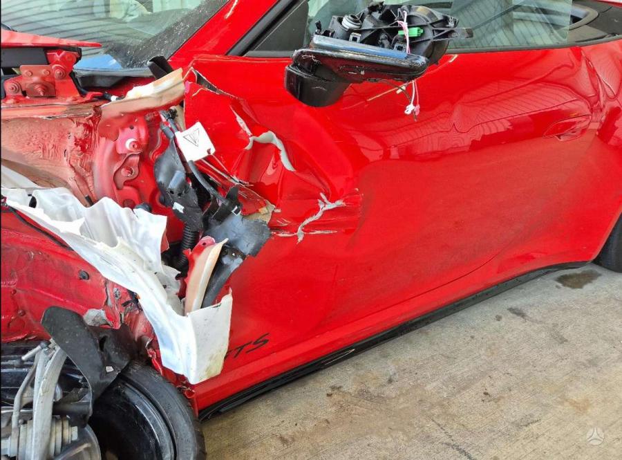 Sarkans Porsche 911 2024 Klaipėda, ar dzinēja tilpumu 2.98 L un nobraukumu 7 tūkst. km par 75000 €, foto 16 vietnē AUTOMOTO.COM.LV