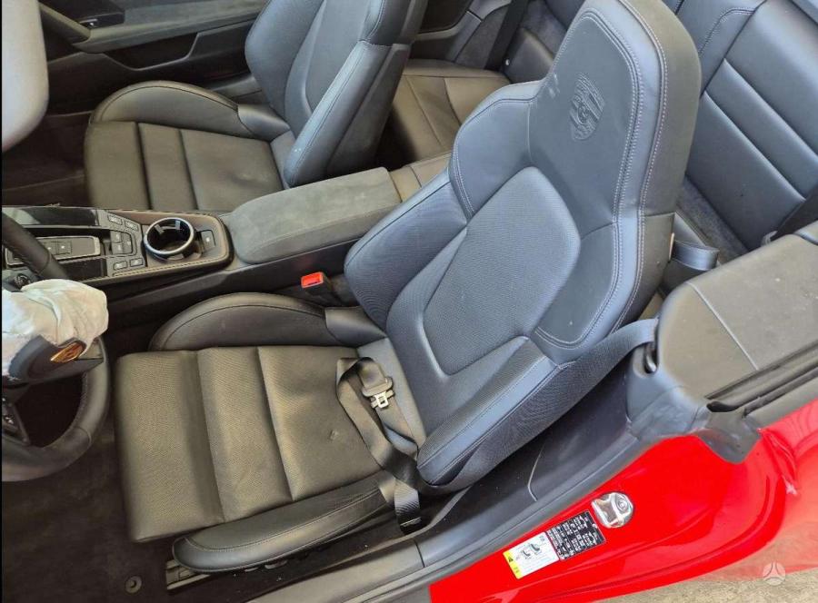 Sarkans Porsche 911 2024 Klaipėda, ar dzinēja tilpumu 2.98 L un nobraukumu 7 tūkst. km par 75000 €, foto 22 vietnē AUTOMOTO.COM.LV