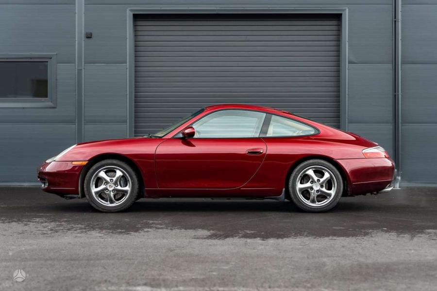 Sarkans Porsche 911 2000 Viļņa, ar dzinēja tilpumu 3.44 L un nobraukumu 122 tūkst. km par 24500 €, foto 3 vietnē AUTOMOTO.COM.LV