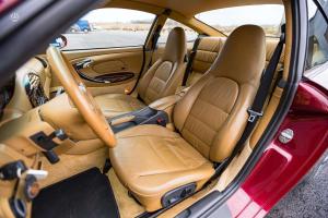 Sarkans Porsche 911 2000 Viļņa, ar dzinēja tilpumu 3.44 L un nobraukumu 122 tūkst. km par 24500 €, foto 13 vietnē AUTOMOTO.COM.LV