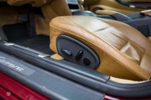 Sarkans Porsche 911 2000 Viļņa, ar dzinēja tilpumu 3.44 L un nobraukumu 122 tūkst. km par 24500 €, foto 16 vietnē AUTOMOTO.COM.LV