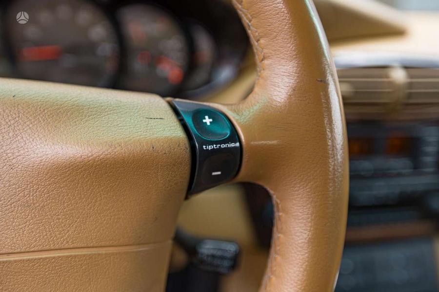 Sarkans Porsche 911 2000 Viļņa, ar dzinēja tilpumu 3.44 L un nobraukumu 122 tūkst. km par 24500 €, foto 20 vietnē AUTOMOTO.COM.LV