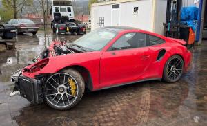 Красный Порше 911 2016 в Вильнюс, объемом двигателя 3.80 л и пробегом 32 тыс. км за 59900 €, фото  на AUTOMOTO.COM.LV