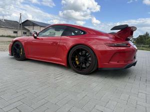 Red Porsche 911 2017 in Panevezys, with an engine capacity of 4.00 L and mileage of 22 thousand km for 157900 €, photo 5 on AUTOMOTO.COM.LV