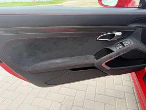 Red Porsche 911 2017 in Panevezys, with an engine capacity of 4.00 L and mileage of 22 thousand km for 157900 €, photo 13 on AUTOMOTO.COM.LV