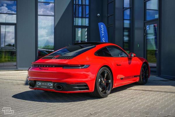 Sarkans Porsche 911 2020 Kauņa, ar dzinēja tilpumu 3.00 L un nobraukumu 60 tūkst. km par 109950 €, foto 10 vietnē AUTOMOTO.COM.LV
