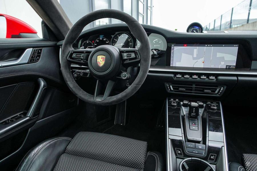 Красный Порше 911 2020 в Каунас, объемом двигателя 3.00 л и пробегом 60 тыс. км за 109950 €, фото 19 на AUTOMOTO.COM.LV