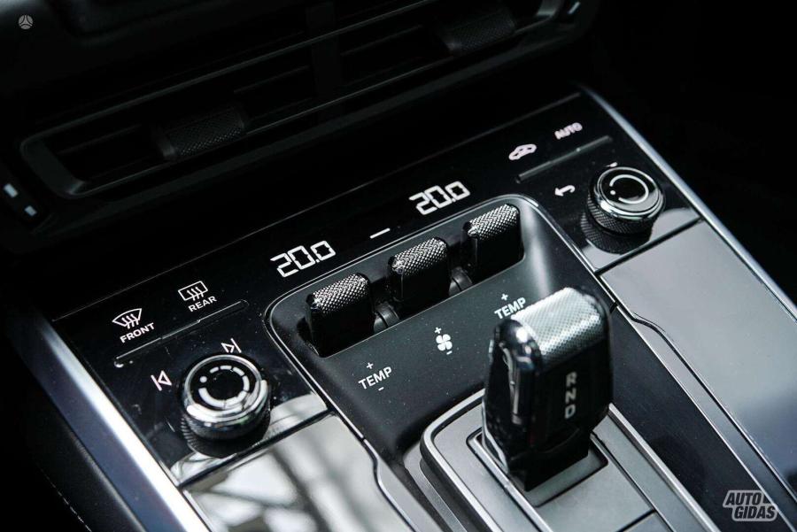 Красный Порше 911 2020 в Каунас, объемом двигателя 3.00 л и пробегом 60 тыс. км за 109950 €, фото 26 на AUTOMOTO.COM.LV