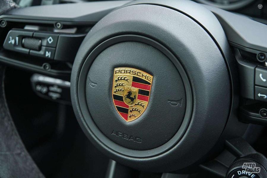 Красный Порше 911 2020 в Каунас, объемом двигателя 3.00 л и пробегом 60 тыс. км за 109950 €, фото 34 на AUTOMOTO.COM.LV