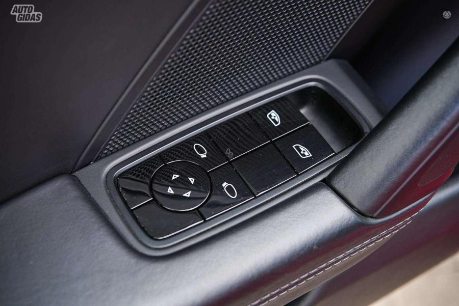 Красный Порше 911 2020 в Каунас, объемом двигателя 3.00 л и пробегом 60 тыс. км за 109950 €, фото 36 на AUTOMOTO.COM.LV