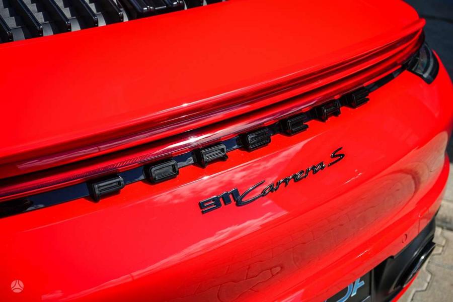 Sarkans Porsche 911 2020 Kauņa, ar dzinēja tilpumu 2.98 L un nobraukumu 60 tūkst. km par 104950 €, foto 17 vietnē AUTOMOTO.COM.LV