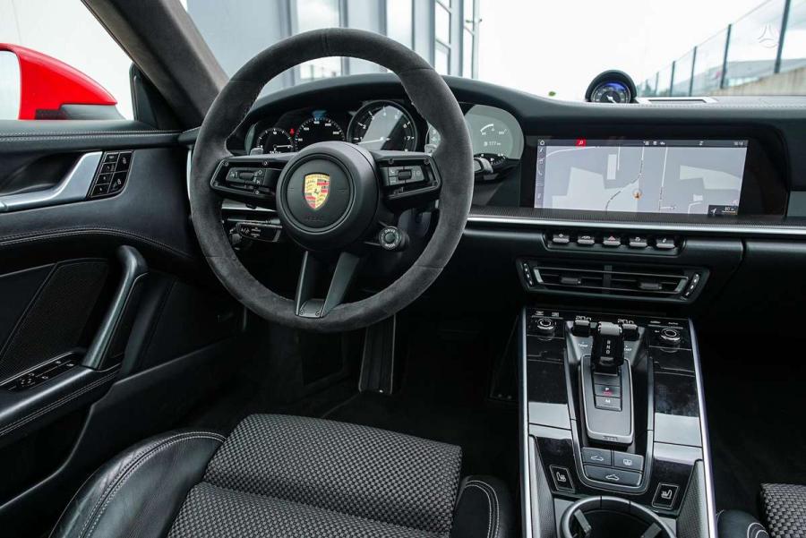 Sarkans Porsche 911 2020 Kauņa, ar dzinēja tilpumu 2.98 L un nobraukumu 60 tūkst. km par 104950 €, foto 19 vietnē AUTOMOTO.COM.LV