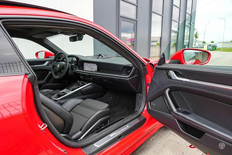 Sarkans Porsche 911 2020 Kauņa, ar dzinēja tilpumu 2.98 L un nobraukumu 60 tūkst. km par 104950 €, foto 43 vietnē AUTOMOTO.COM.LV