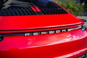 Red Porsche 911 2020 in Kaunas, with an engine capacity of 2.98 L and mileage of 86 thousand km for 89950 €, photo 19 on AUTOMOTO.COM.LV