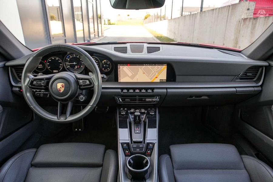 Red Porsche 911 2020 in Kaunas, with an engine capacity of 2.98 L and mileage of 86 thousand km for 89950 €, photo 20 on AUTOMOTO.COM.LV