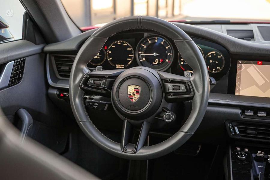 Red Porsche 911 2020 in Kaunas, with an engine capacity of 2.98 L and mileage of 86 thousand km for 89950 €, photo 22 on AUTOMOTO.COM.LV