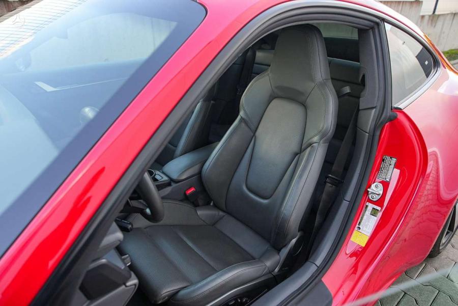 Red Porsche 911 2020 in Kaunas, with an engine capacity of 2.98 L and mileage of 86 thousand km for 89950 €, photo 35 on AUTOMOTO.COM.LV