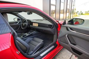 Red Porsche 911 2020 in Kaunas, with an engine capacity of 2.98 L and mileage of 86 thousand km for 89950 €, photo 45 on AUTOMOTO.COM.LV