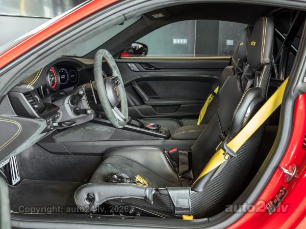 Sarkans Porsche 911 2023 Tallina, ar dzinēja tilpumu 4.00 L un nobraukumu 27 tūkst. km par 235900 €, foto 10 vietnē AUTOMOTO.COM.LV