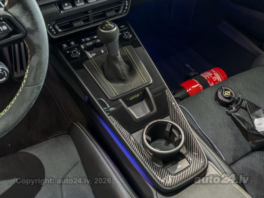 Красный Порше 911 2023 в Таллин, объемом двигателя 4.00 л и пробегом 27 тыс. км за 235900 €, фото 14 на AUTOMOTO.COM.LV