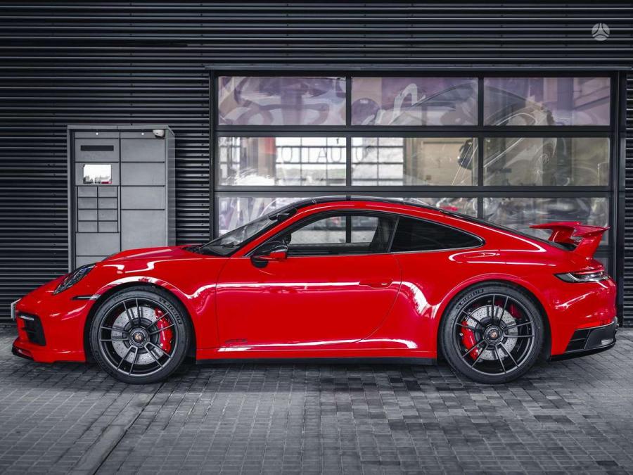 Sarkans Porsche 911 2023 Viļņa, ar dzinēja tilpumu 2.98 L un nobraukumu 17 tūkst. km par 149911 €, foto 3 vietnē AUTOMOTO.COM.LV