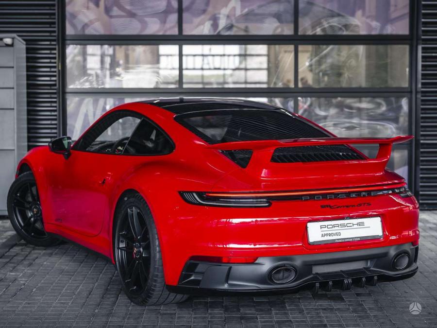 Sarkans Porsche 911 2023 Viļņa, ar dzinēja tilpumu 2.98 L un nobraukumu 17 tūkst. km par 149911 €, foto 4 vietnē AUTOMOTO.COM.LV