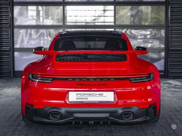 Red Porsche 911 2023 in Vilnius, with an engine capacity of 2.98 L and mileage of 17 thousand km for 149911 €, photo 5 on AUTOMOTO.COM.LV