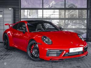 Sarkans Porsche 911 2023 Viļņa, ar dzinēja tilpumu 2.98 L un nobraukumu 17 tūkst. km par 149911 €, foto 8 vietnē AUTOMOTO.COM.LV
