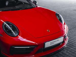 Sarkans Porsche 911 2023 Viļņa, ar dzinēja tilpumu 2.98 L un nobraukumu 17 tūkst. km par 149911 €, foto 10 vietnē AUTOMOTO.COM.LV