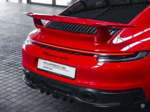 Sarkans Porsche 911 2023 Viļņa, ar dzinēja tilpumu 2.98 L un nobraukumu 17 tūkst. km par 149911 €, foto 16 vietnē AUTOMOTO.COM.LV