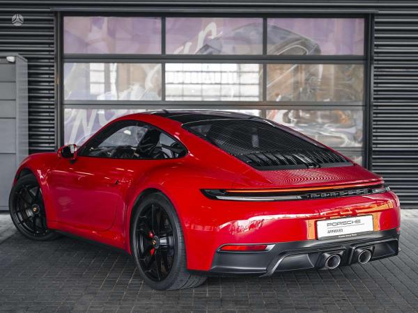 Sarkans Porsche 911 2024 Viļņa, ar dzinēja tilpumu 3.59 L un nobraukumu 12 tūkst. km par 189911 €, foto 3 vietnē AUTOMOTO.COM.LV