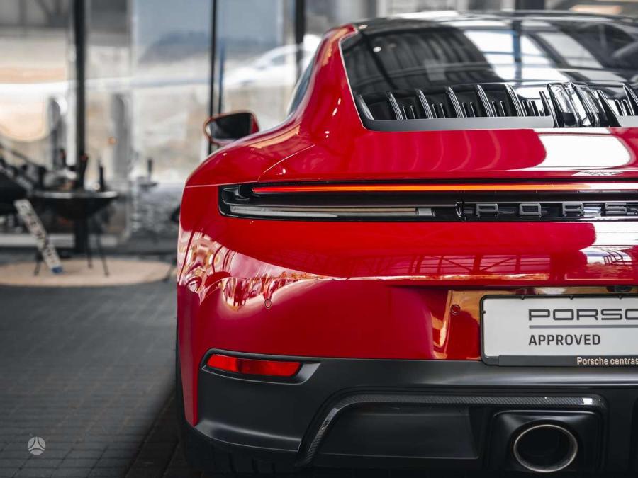 Sarkans Porsche 911 2024 Viļņa, ar dzinēja tilpumu 3.59 L un nobraukumu 12 tūkst. km par 189911 €, foto 12 vietnē AUTOMOTO.COM.LV