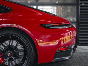 Sarkans Porsche 911 2024 Viļņa, ar dzinēja tilpumu 3.59 L un nobraukumu 12 tūkst. km par 189911 €, foto 13 vietnē AUTOMOTO.COM.LV