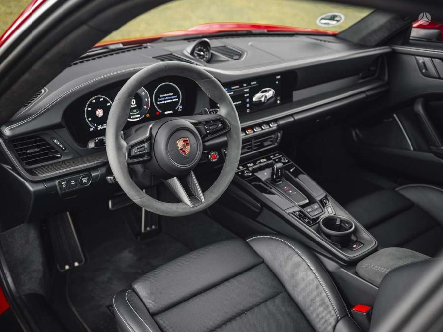 Sarkans Porsche 911 2024 Viļņa, ar dzinēja tilpumu 3.59 L un nobraukumu 12 tūkst. km par 189911 €, foto 20 vietnē AUTOMOTO.COM.LV